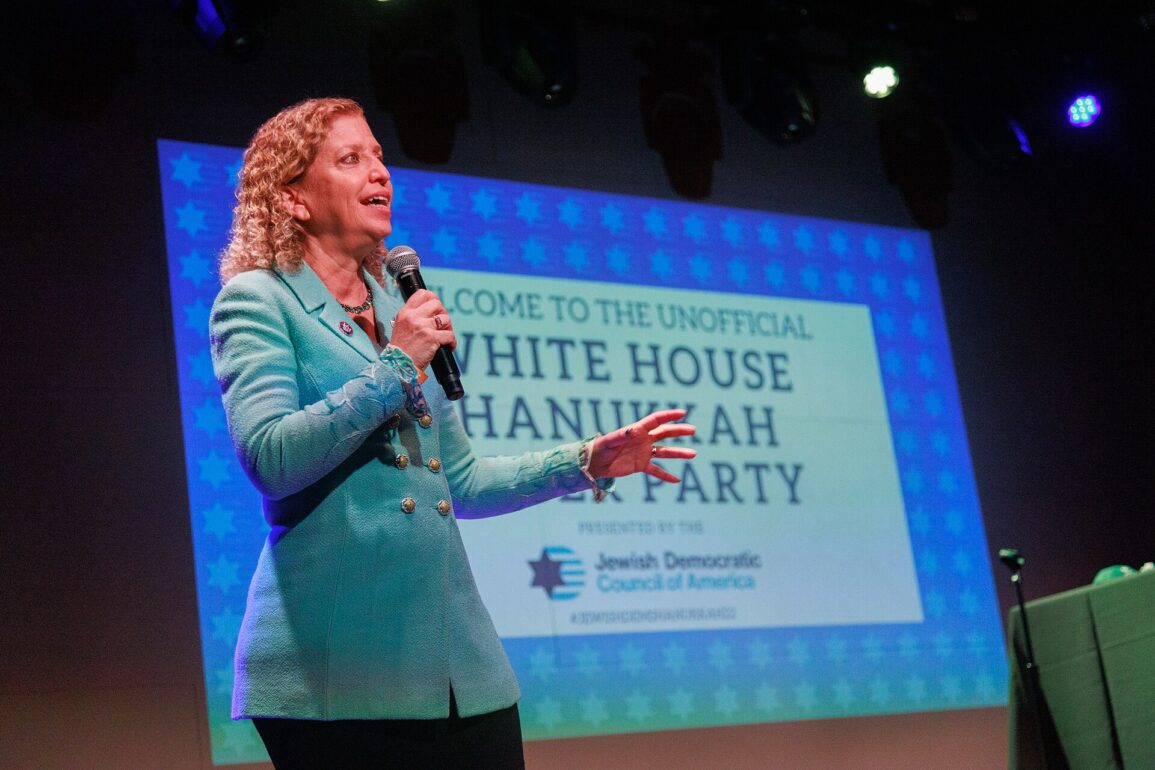 Debbie Wasserman Schultz Says She Hopes That Trump is Banned From More ...